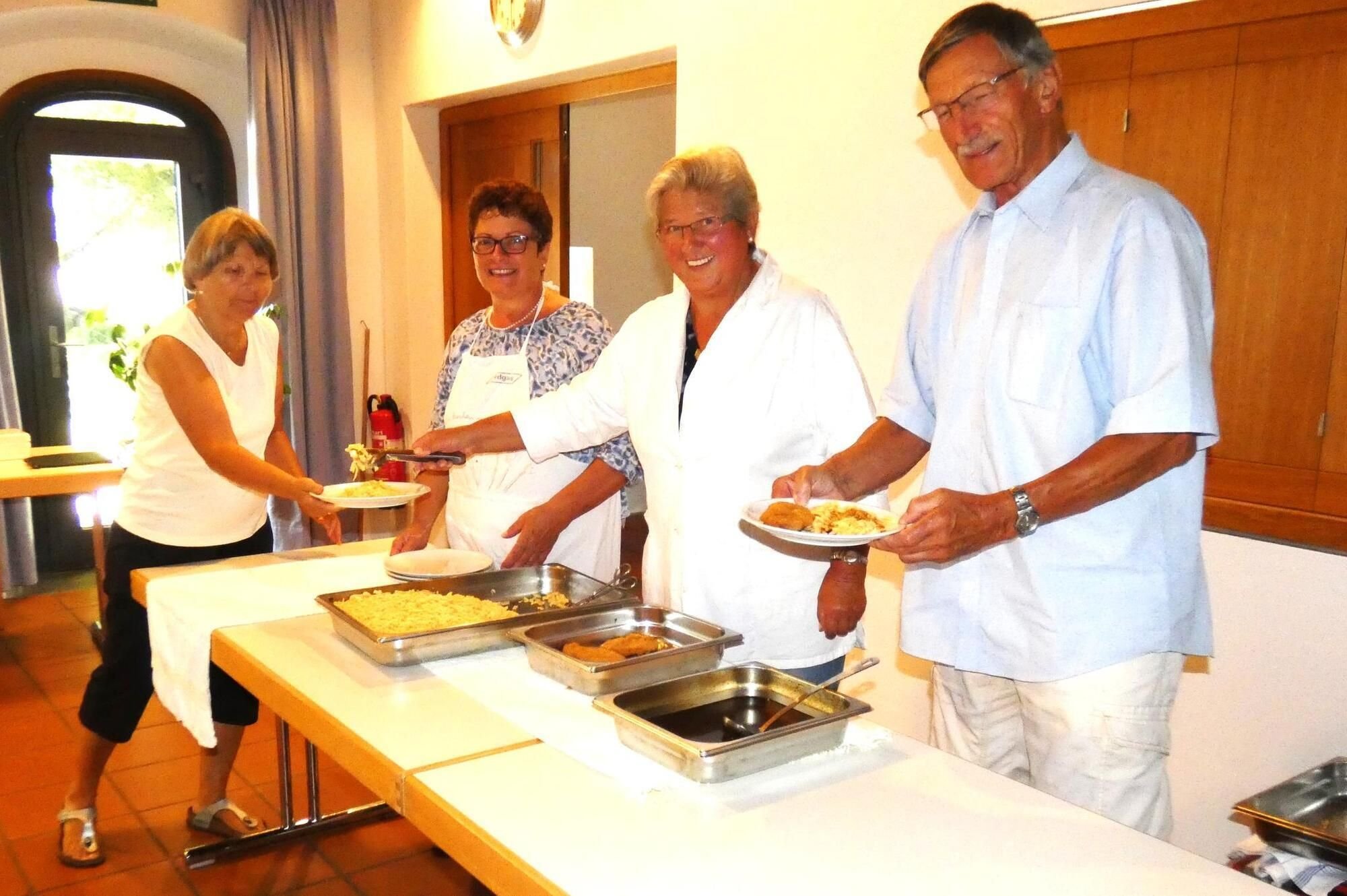 Offener Mittagstisch für Jung und Alt im Pfarrstadel