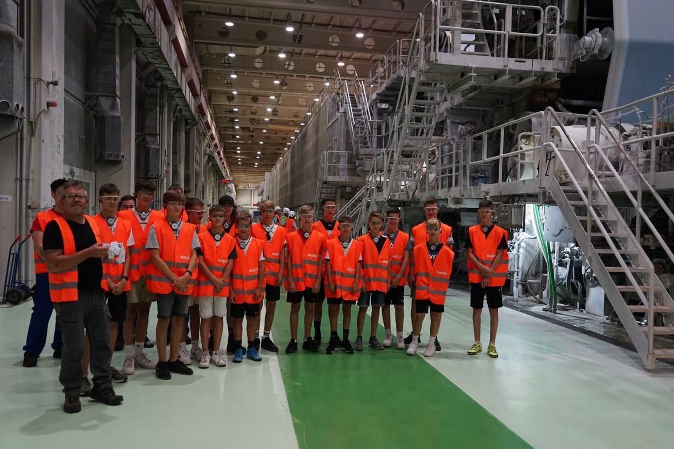 Jugendliche genießen das Ferienprogramm bei Sappi