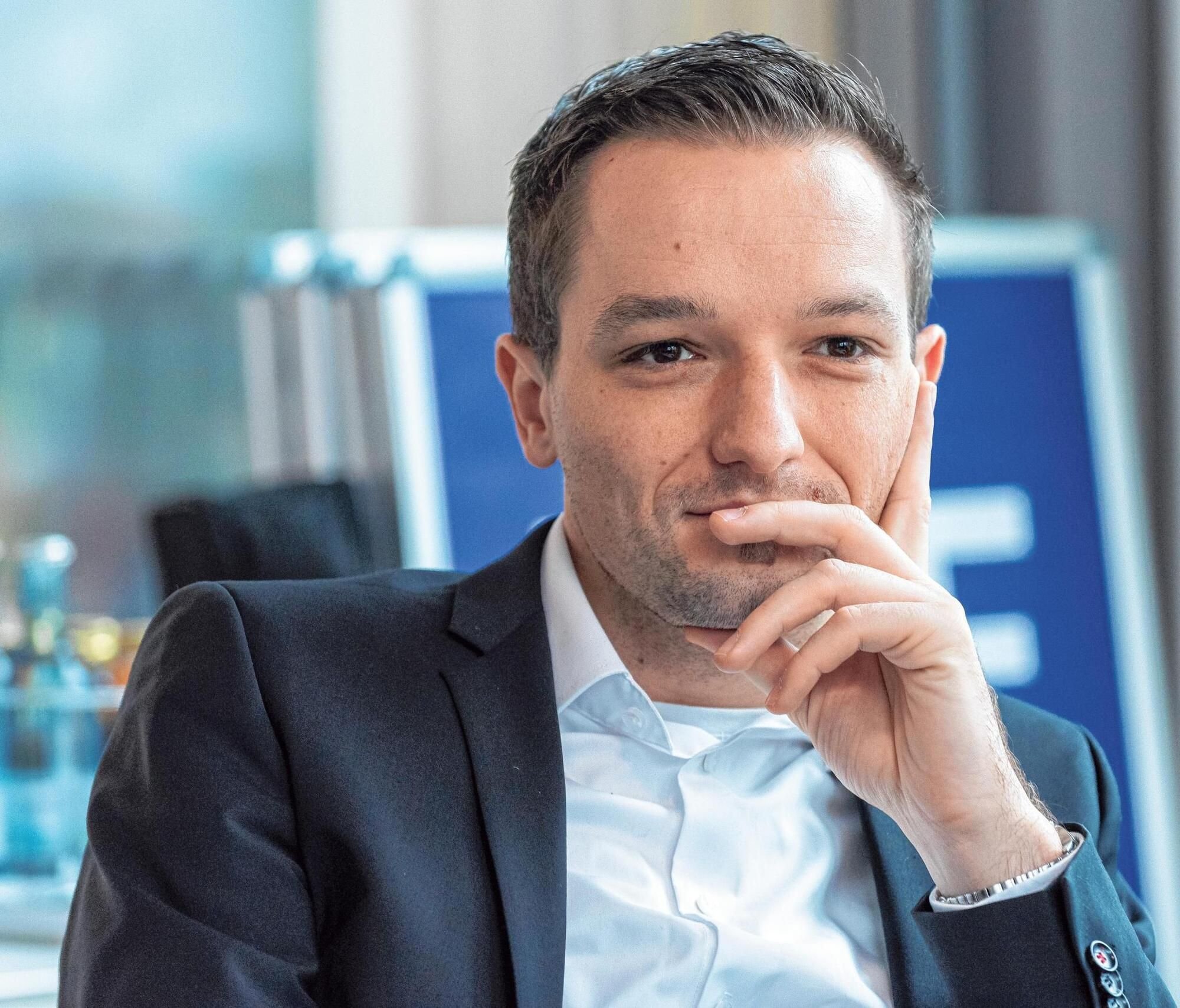 Benjamin Strasser besucht die Realschule Ravensburg