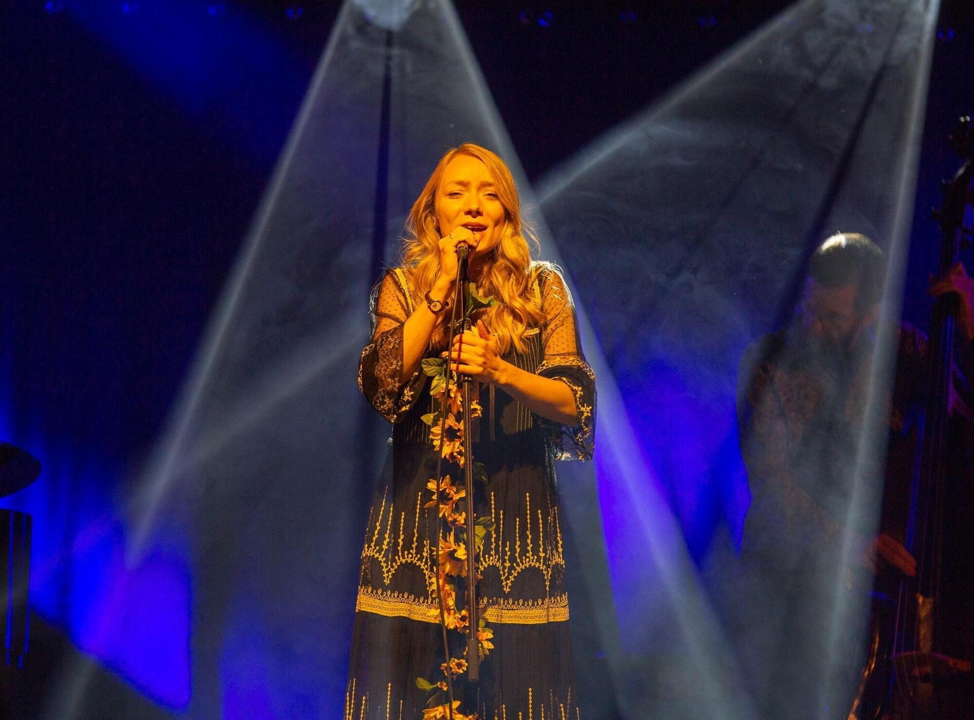 Leléka im Ulmer Zelt: ein Abend zwischen Melancholie und Hoffnung