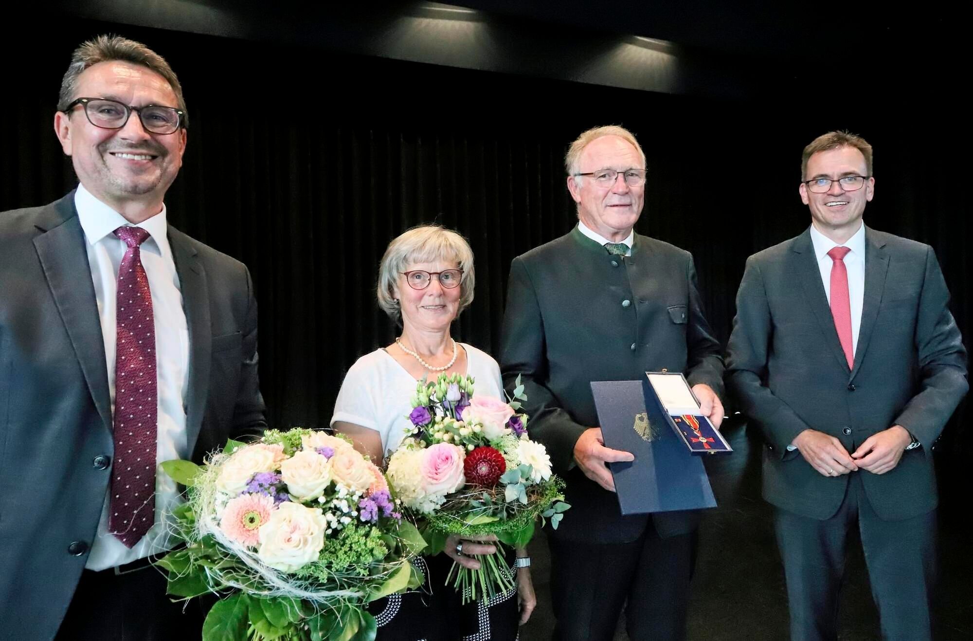 Große Ehre: Andreas Geiß erhält das Bundesverdienstkreuz am Bande