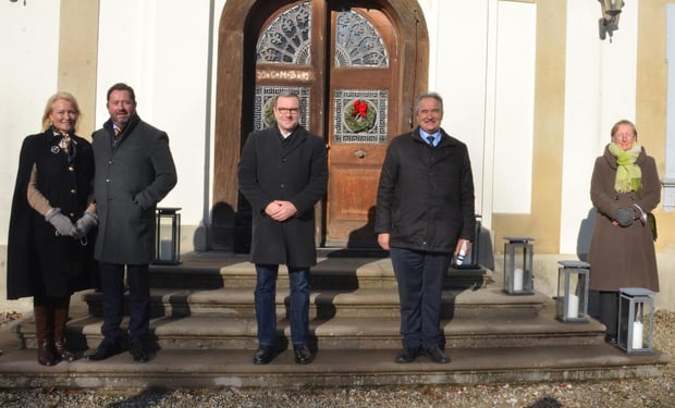 Gräfliche Familie lud zum Neujahrsempfang im Achstetter Schlosshof