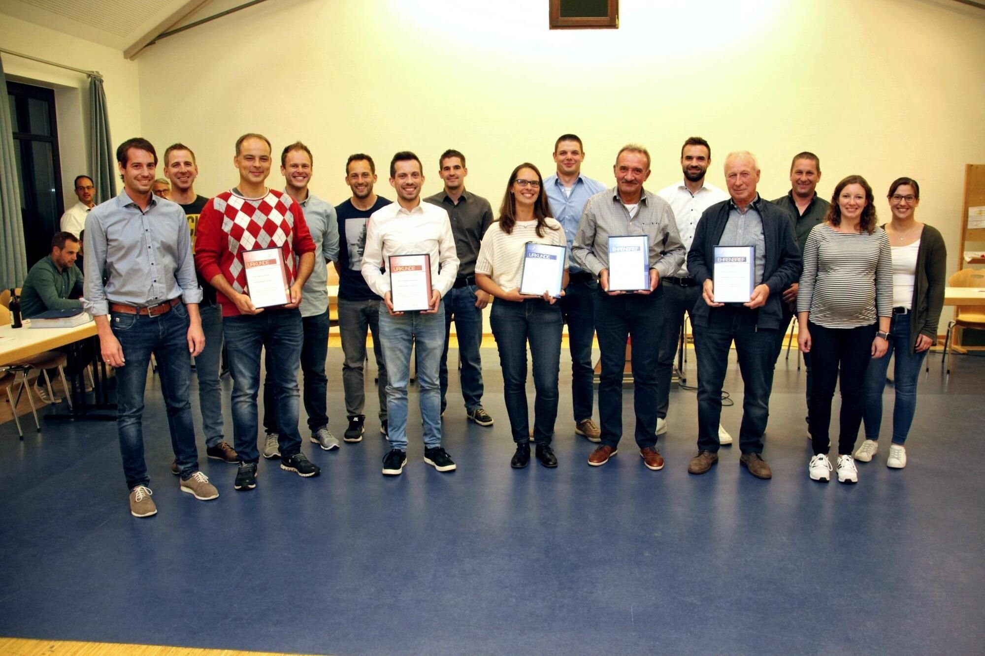 Musikverein Unteressendorf ehrt langjährige Mitglieder bei ...