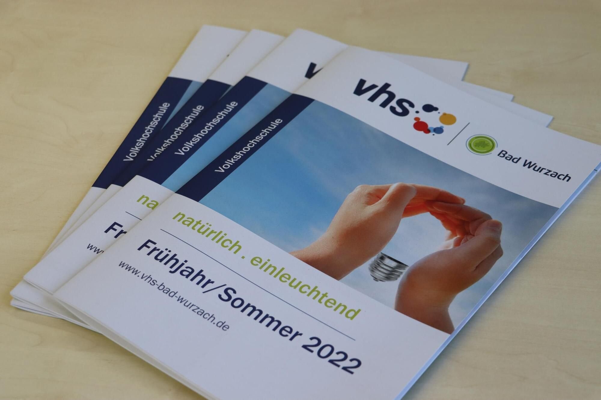 Neues VHS Programmheft zum Frühjahrs- und Sommersemester erschienen
