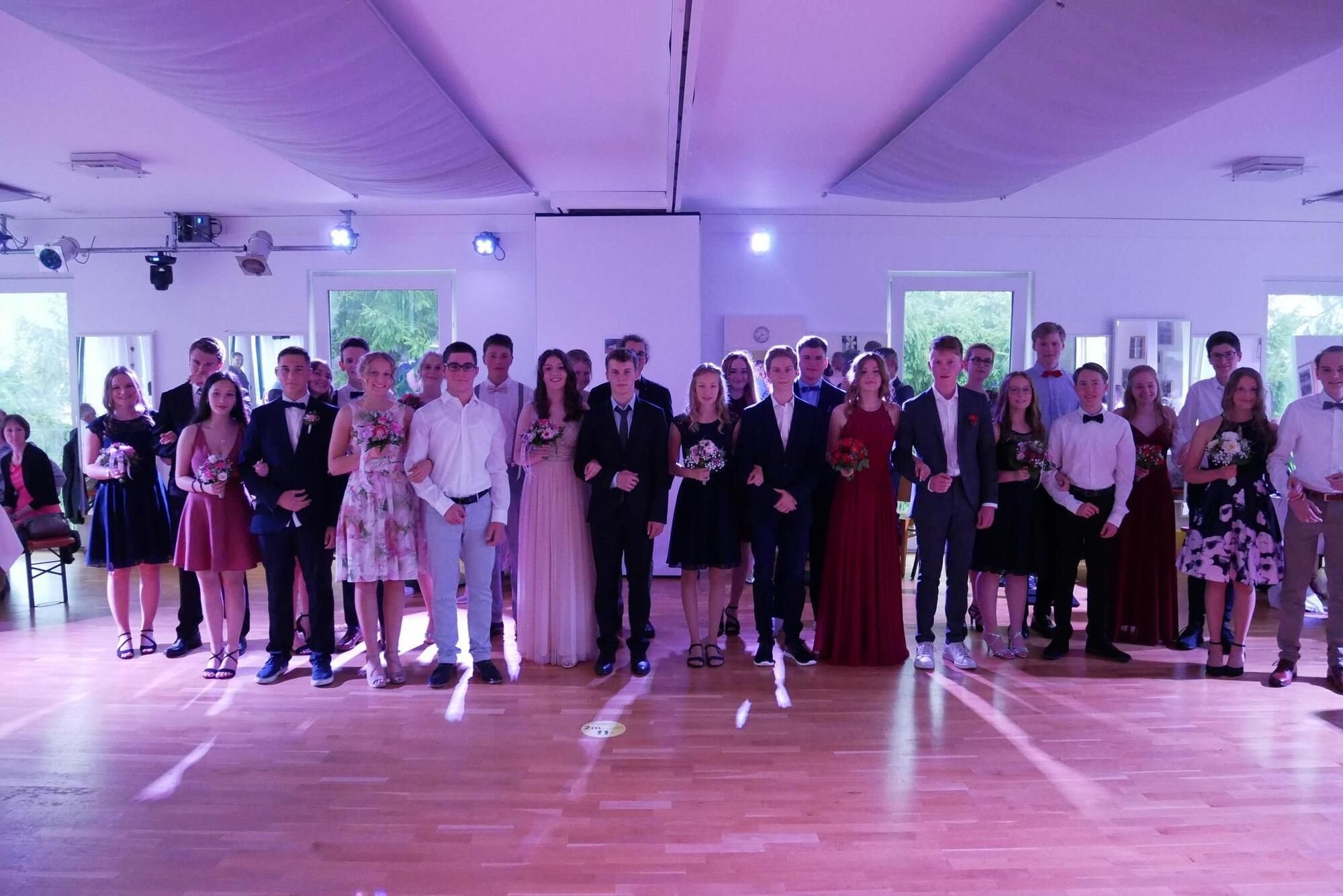 Tanzkränzchen des Gymnasiums Isny