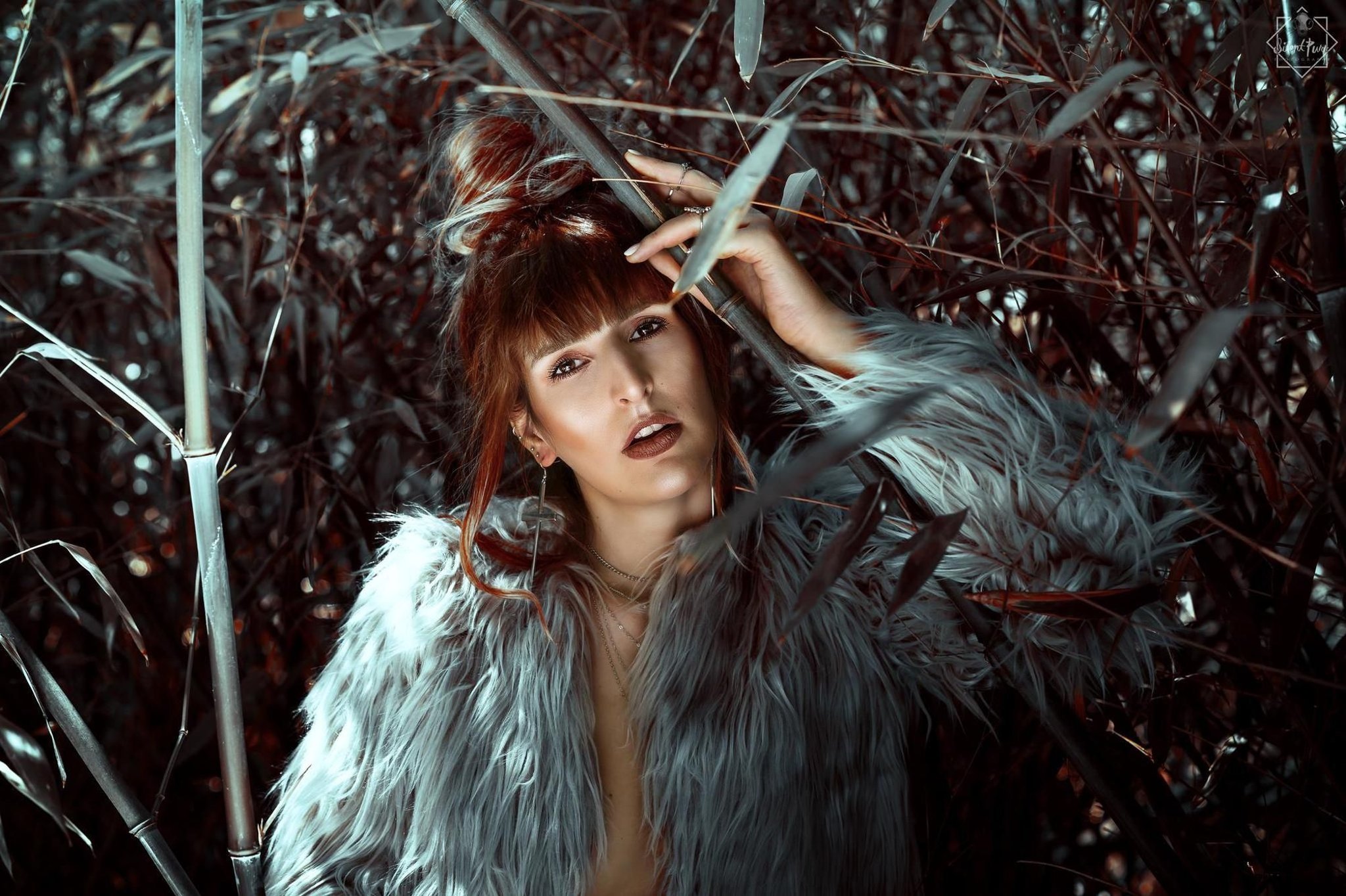 Wie Model Emory über Schönheitsideale, Männer und pikante Aufnahmen denkt