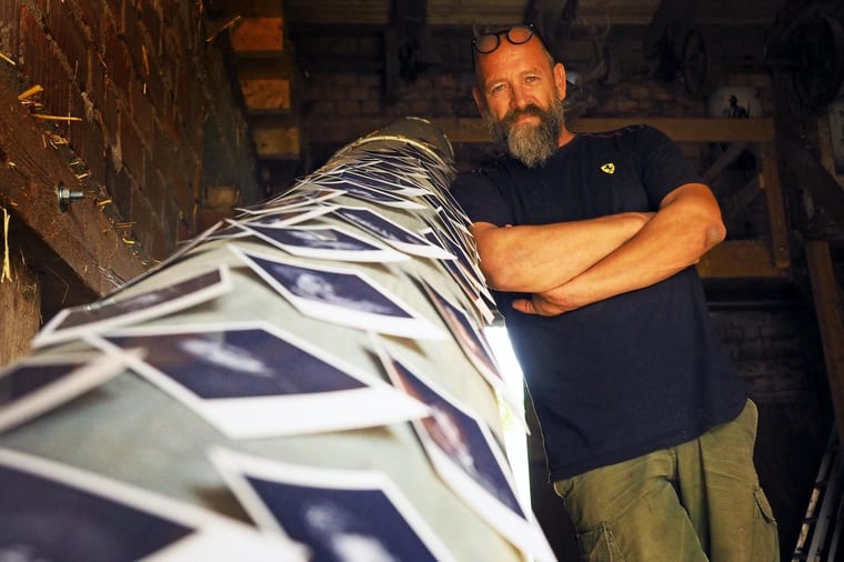 Andy Reiner stellt „Tausend Gesichter“ aus