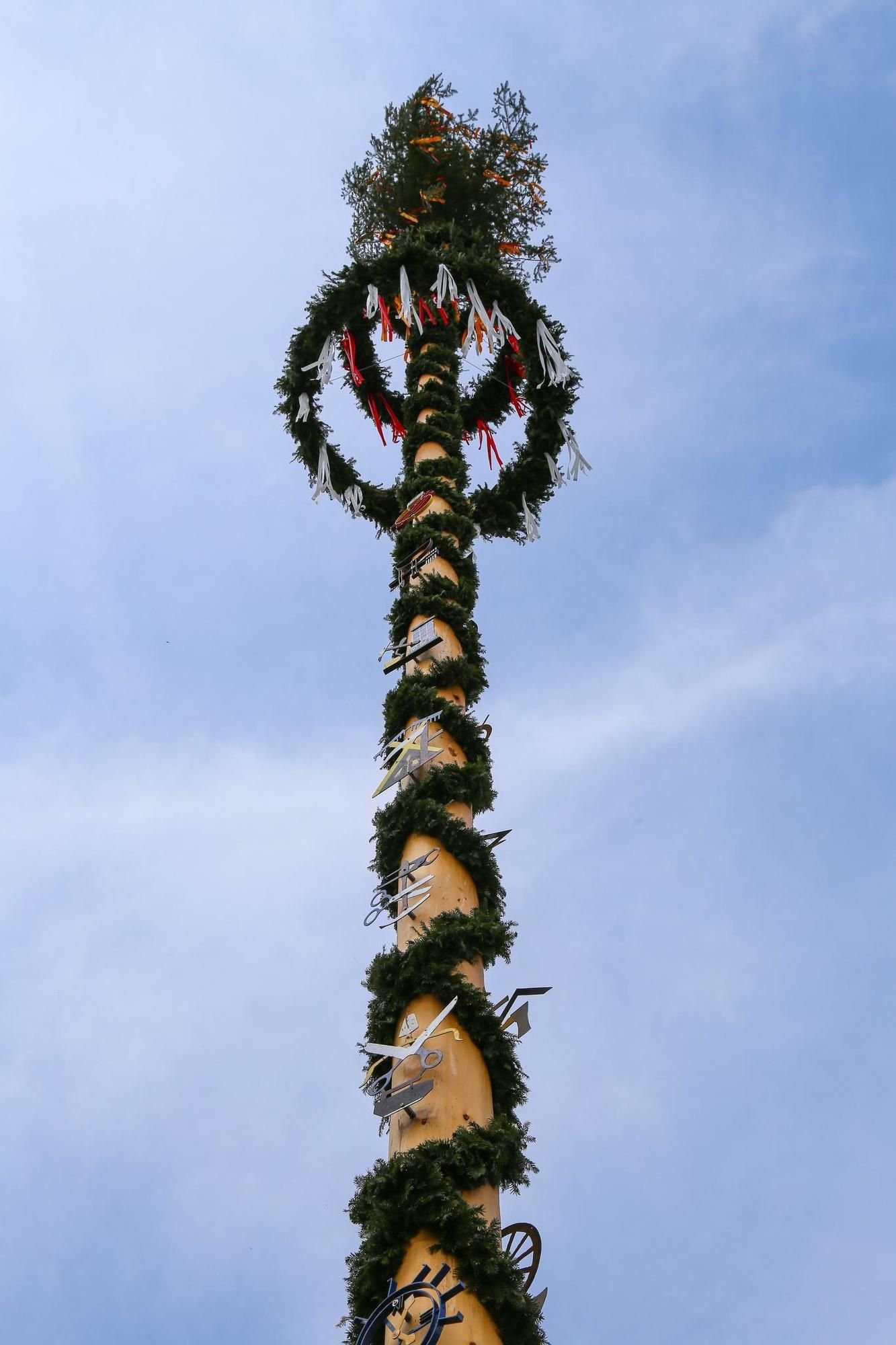 SZ-Leser malen die schönsten Maibäume