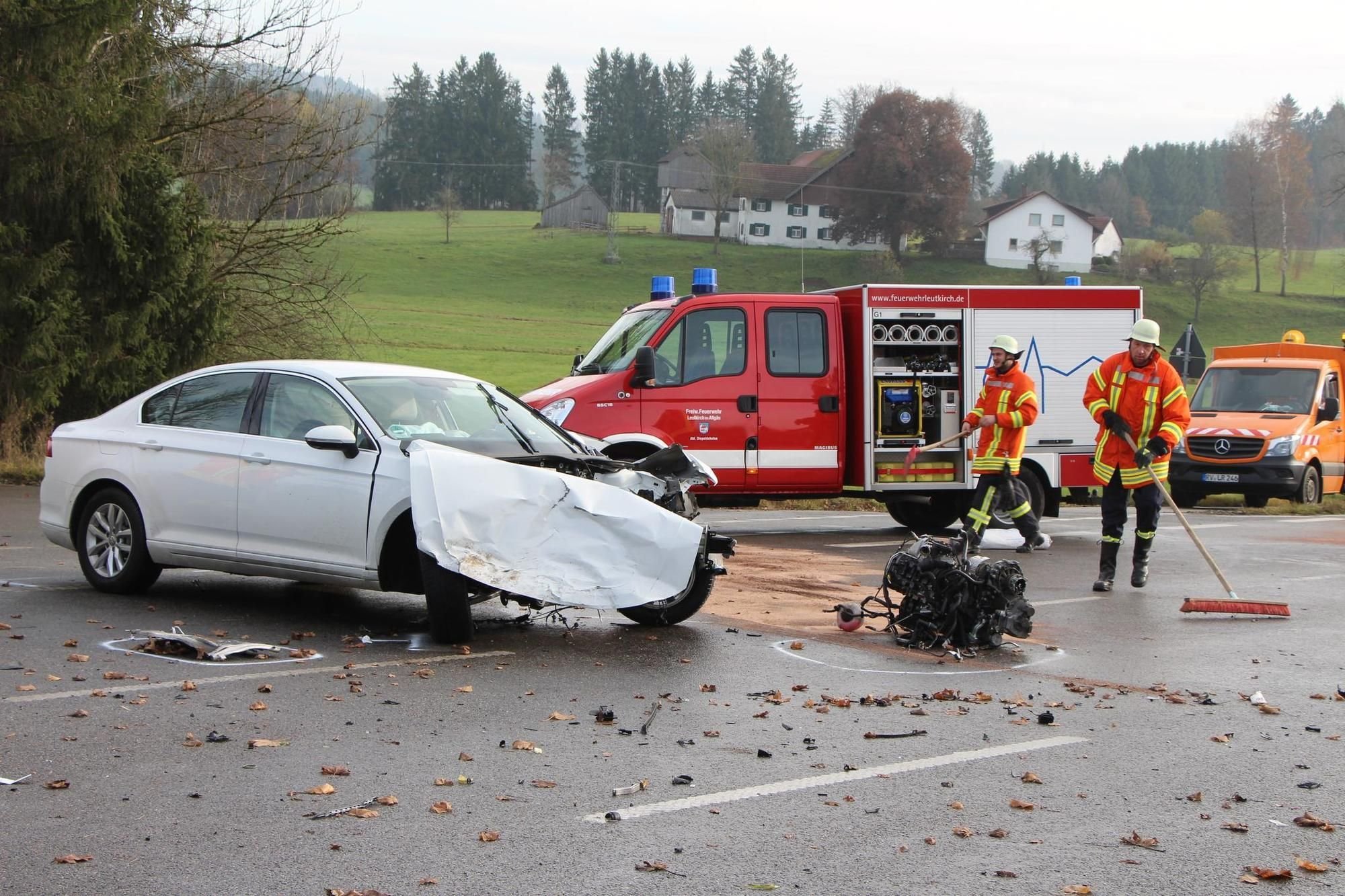 Mehrere Verletzte bei schwerem Unfall auf der B465
