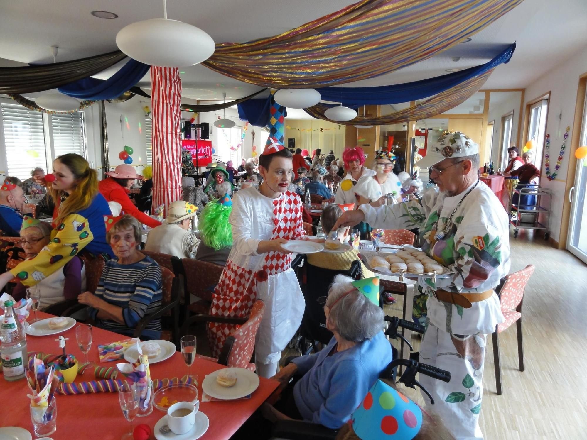 Zirkus gastiert im Königin Paulinenstift