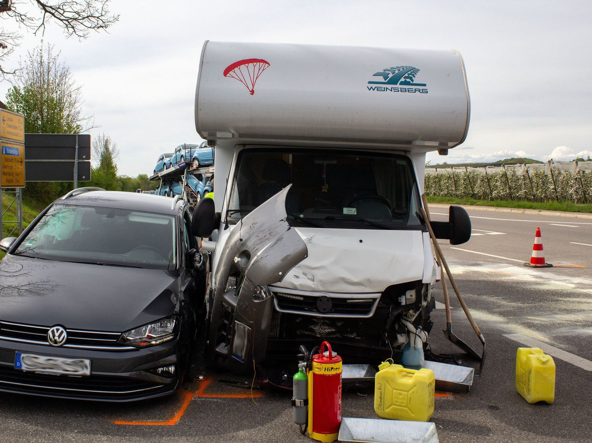 Schwerer Unfall auf B31: Bundesstraße bei Hagnau voll gesperrt