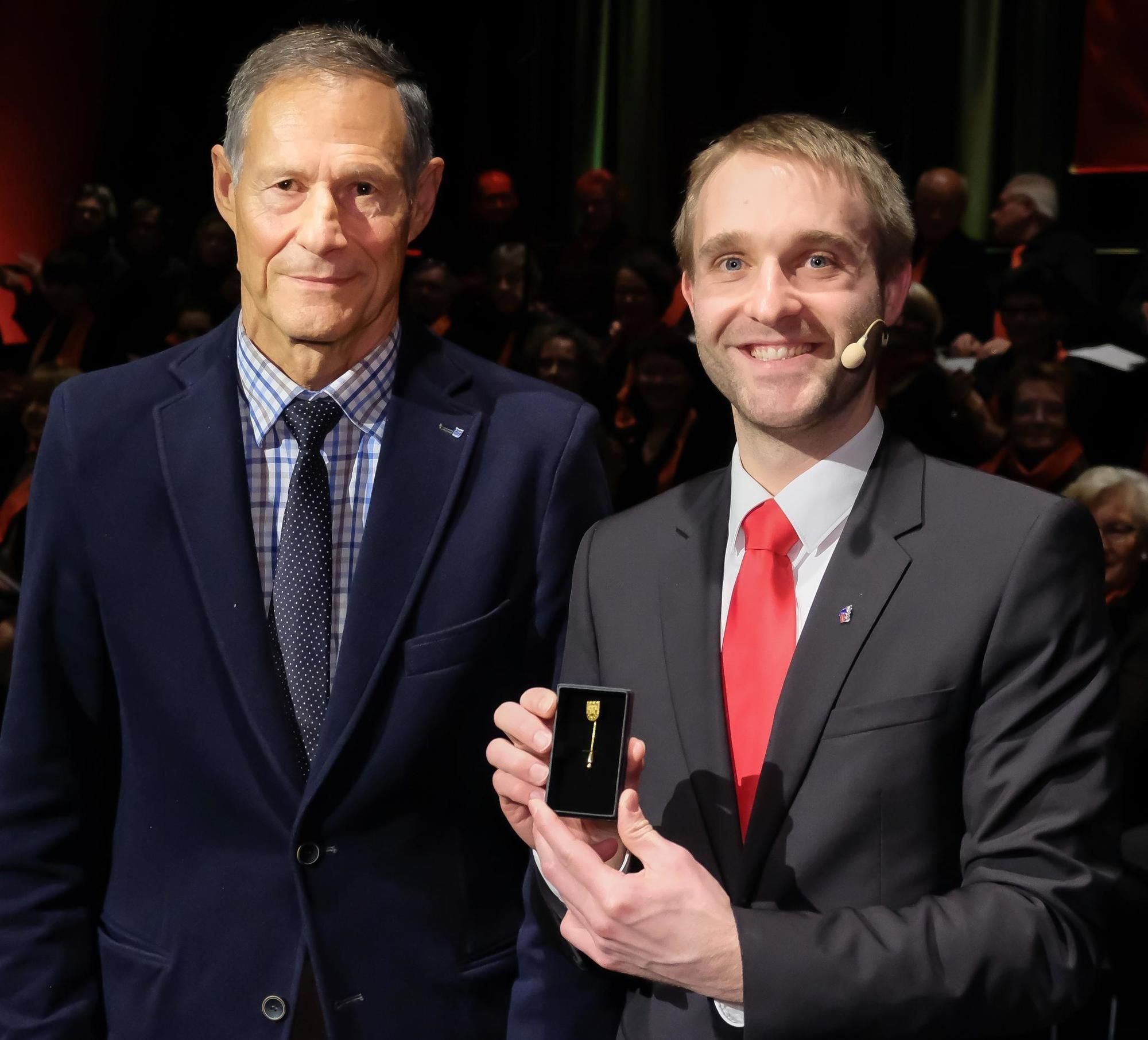 Ehrennadeln für Dieter Hirlinger und Hubert Mayer, Bürgerplakette für ...