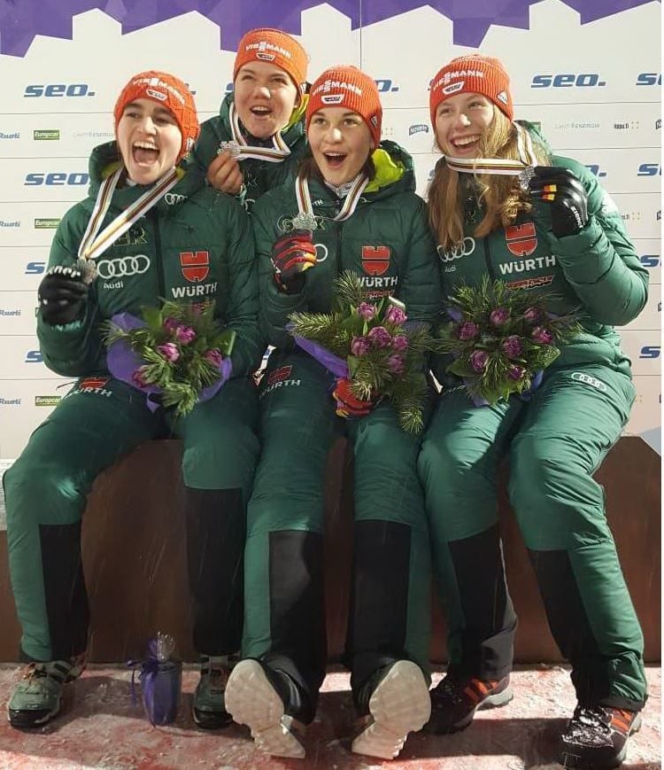 Agnes Reisch springt mit dem Team zu WM-Silber