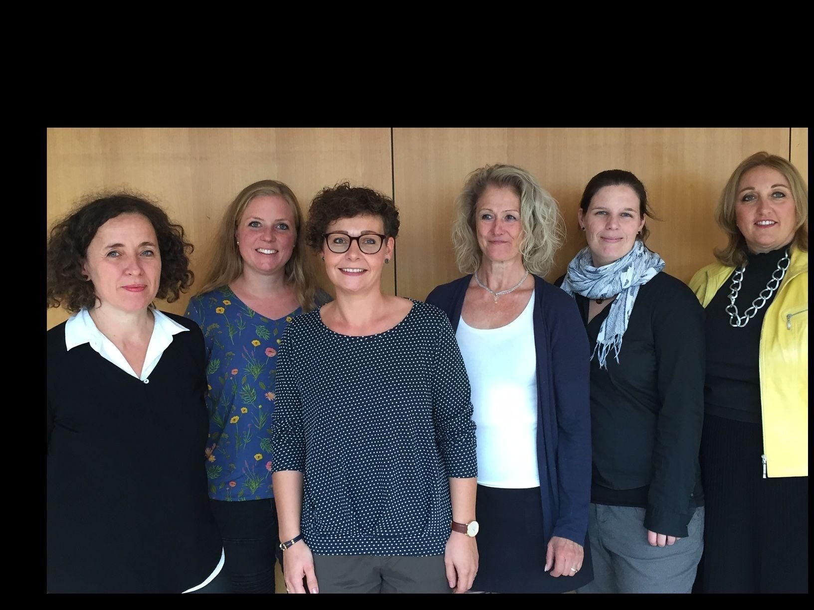 Schulleitung begrüßt neue Kolleginnen