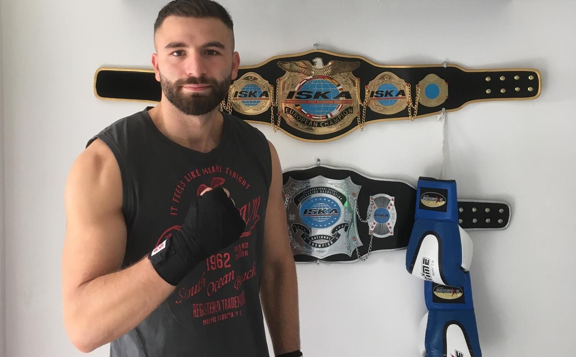 Häfler Selahattin Sahin kämpft vor 10 000 Fans