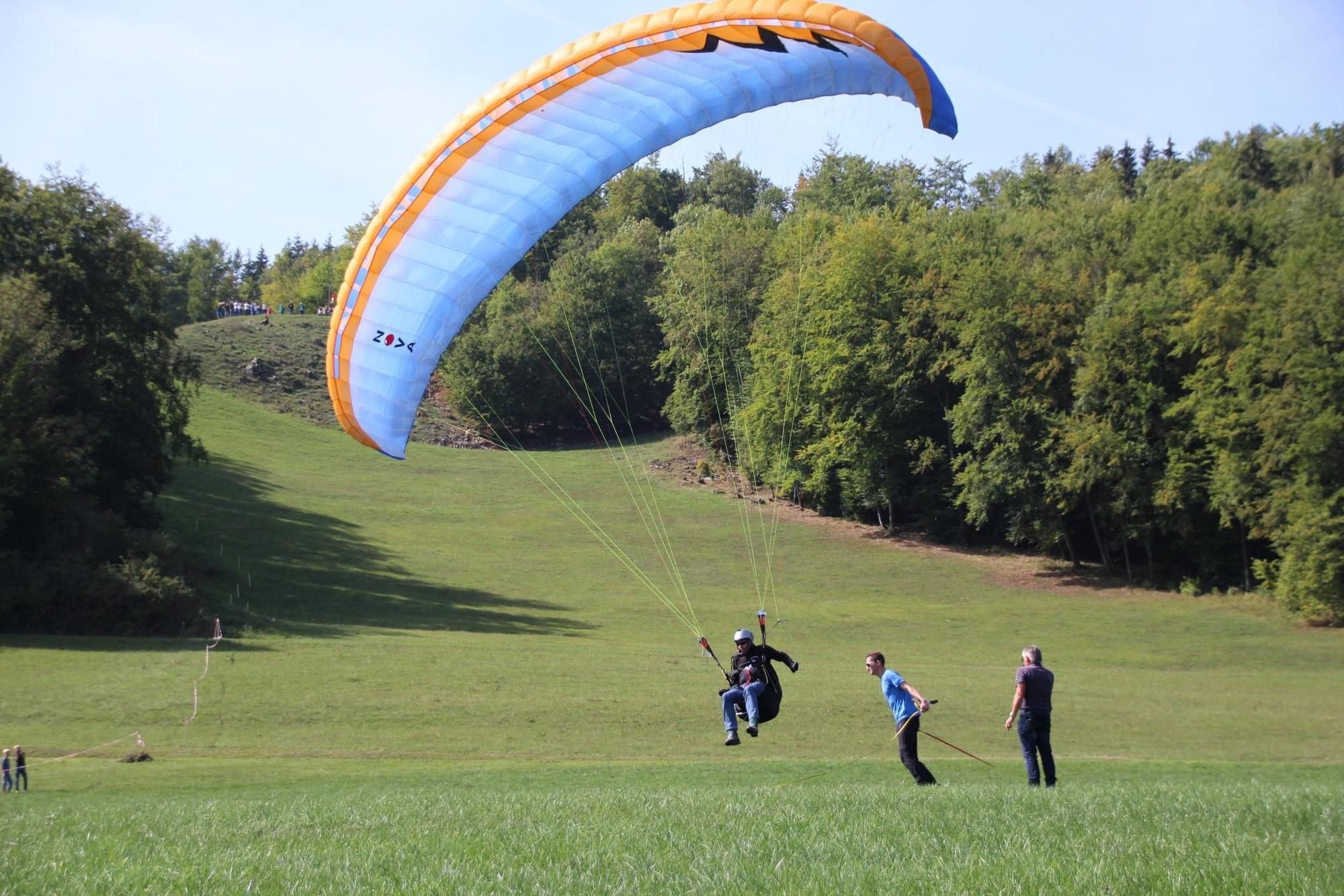 29 Gleitflieger messen sich im Zielfliegen