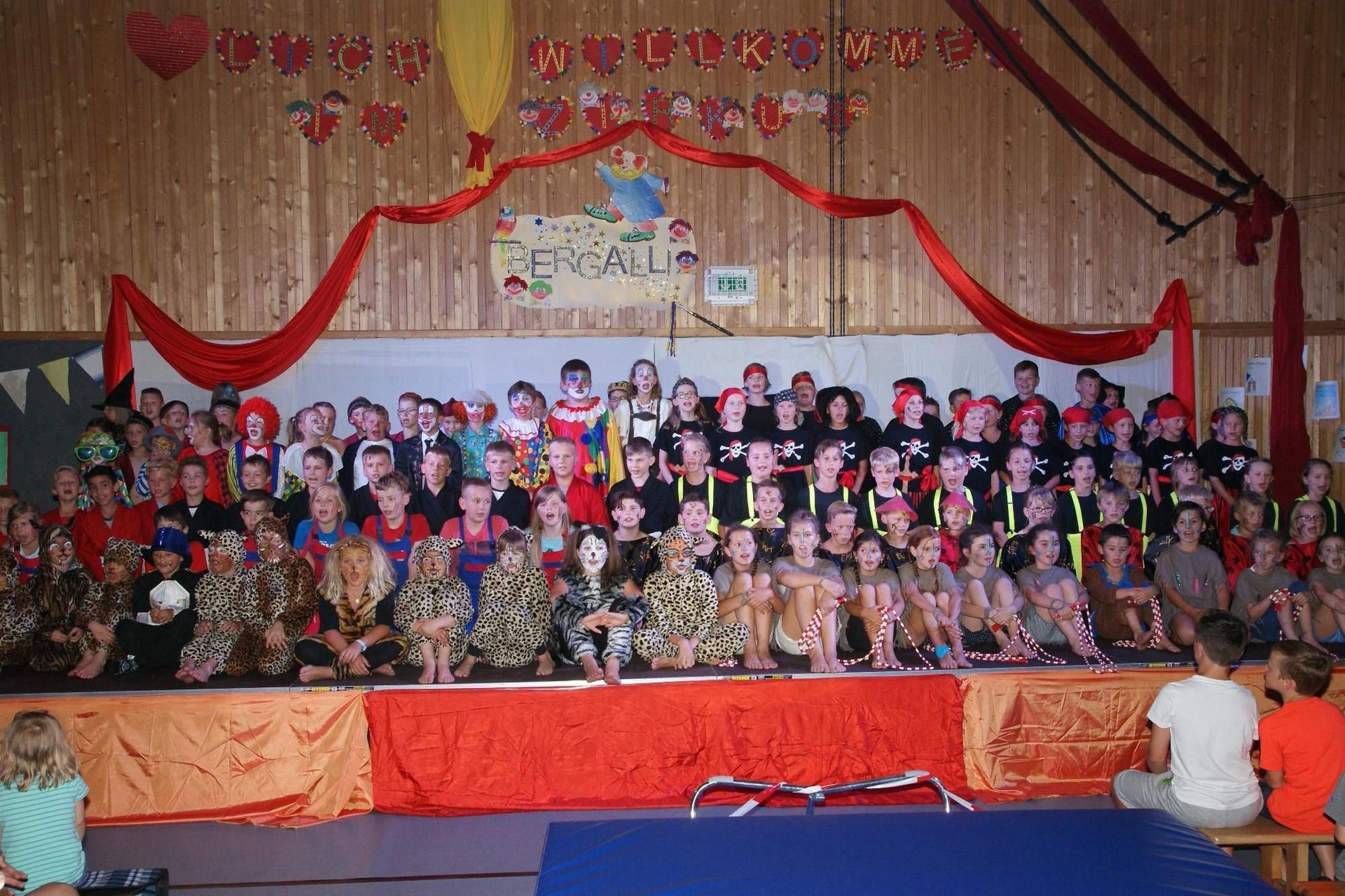 Der Circus Bergalli ist der größte in der ganzen Gegend