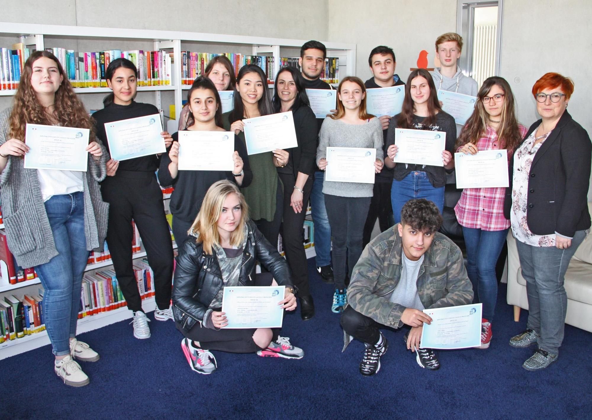 Graf-Soden-Schüler erhalten Französisch-Diplome