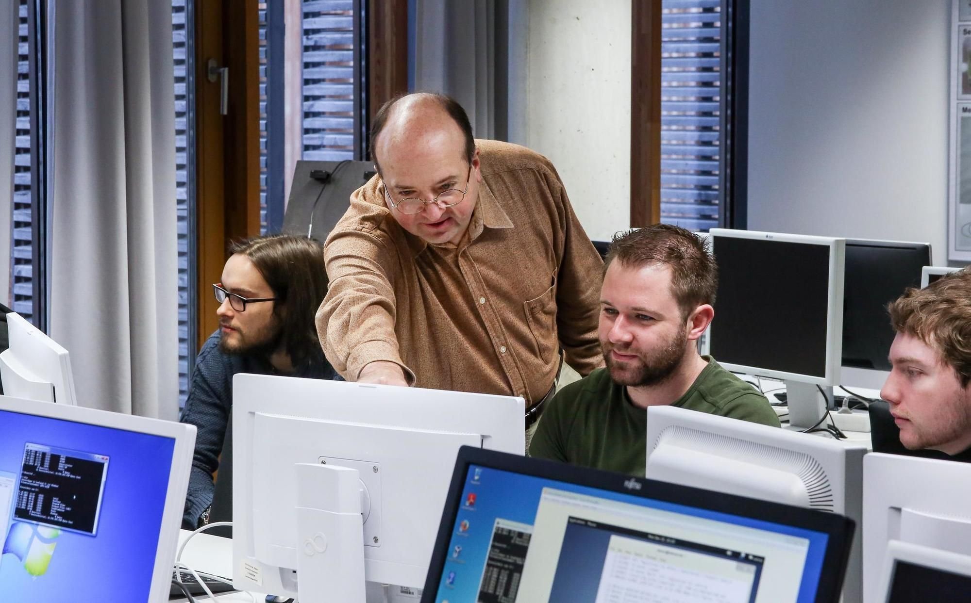 Wachsende Cyber-Gefahren für Betriebe und Haushalte