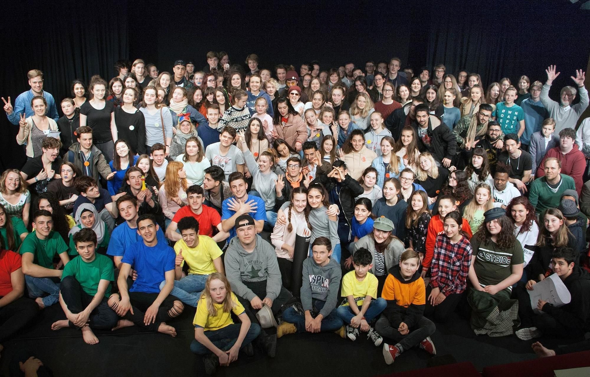 Menschen aus aller Welt treffen