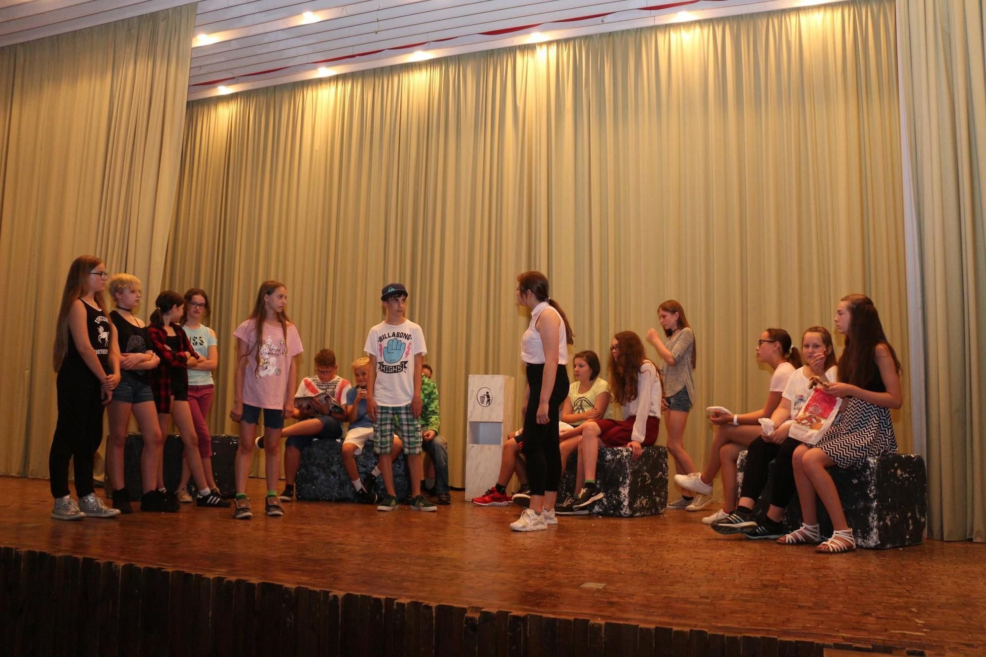 Unterstufe beweist sich im „Zickenkrieg“