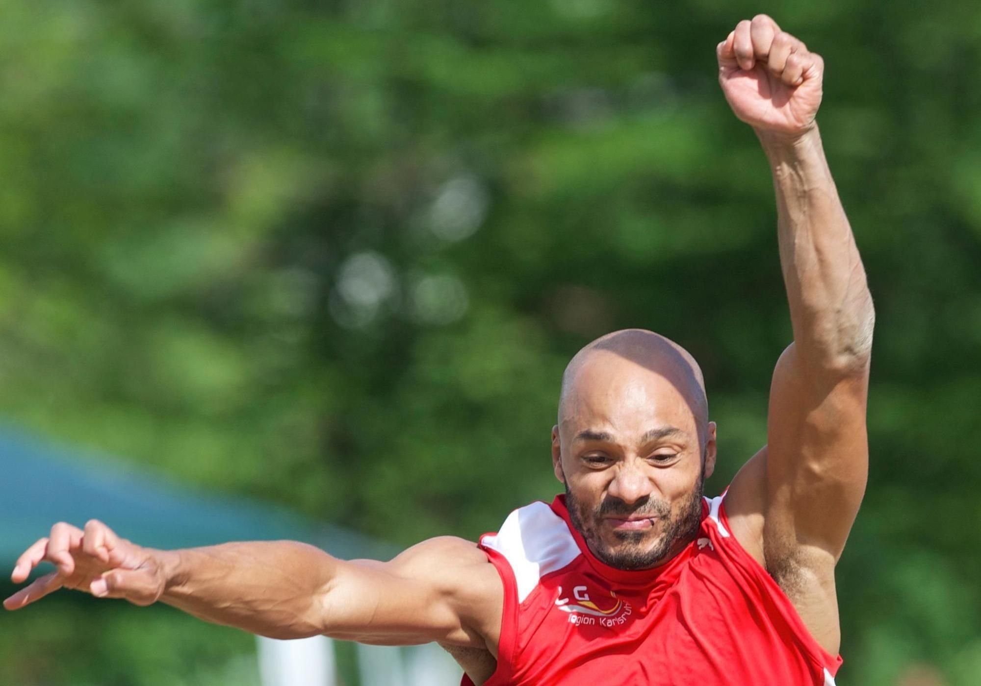 Julian Howard springt zur WM-Norm