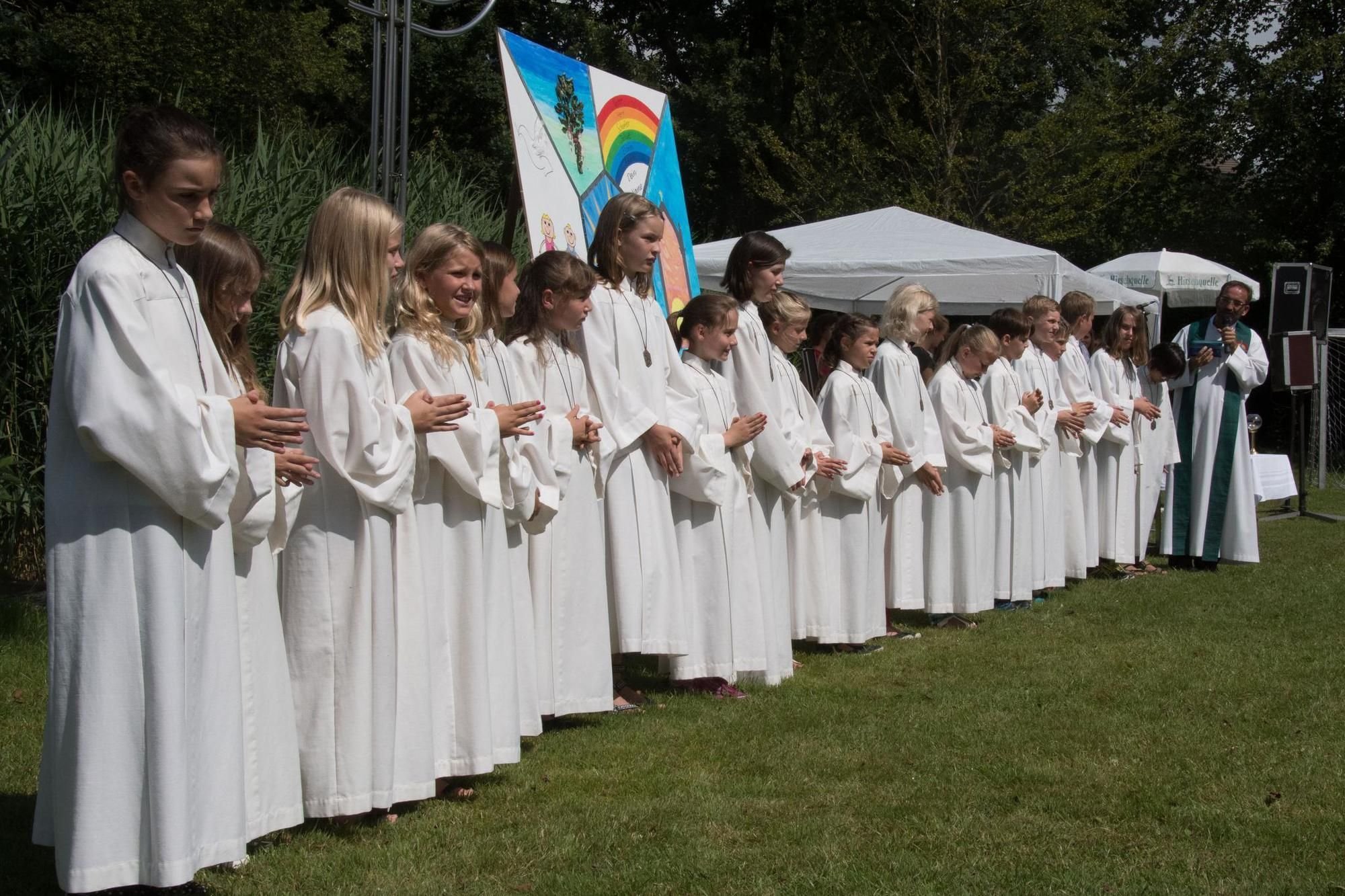 19 neue Ministranten für St. Peter