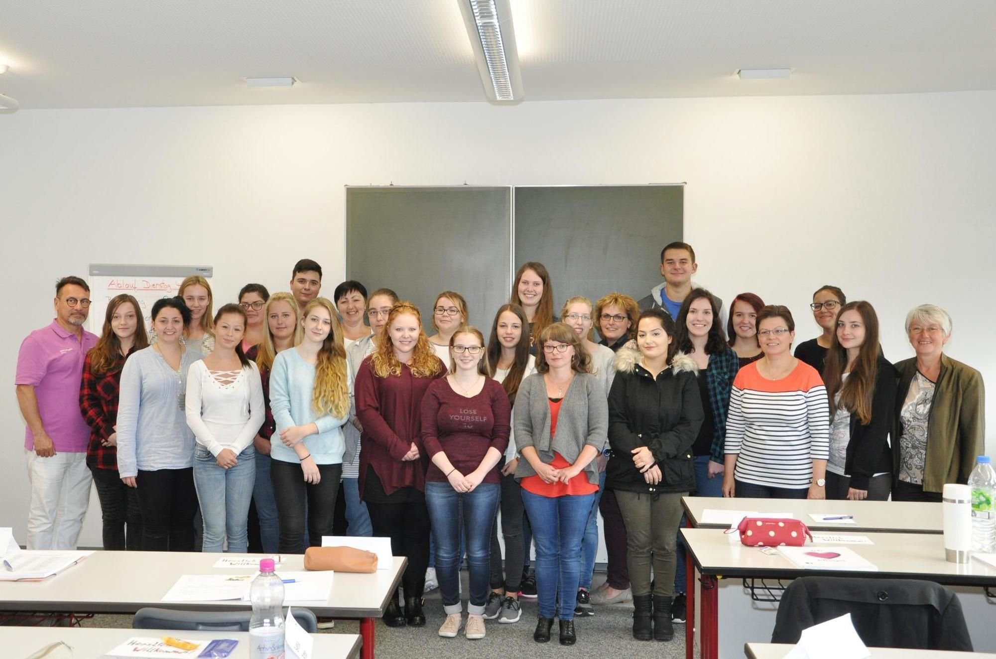 24 neue Azubis starten im Krankenhaus