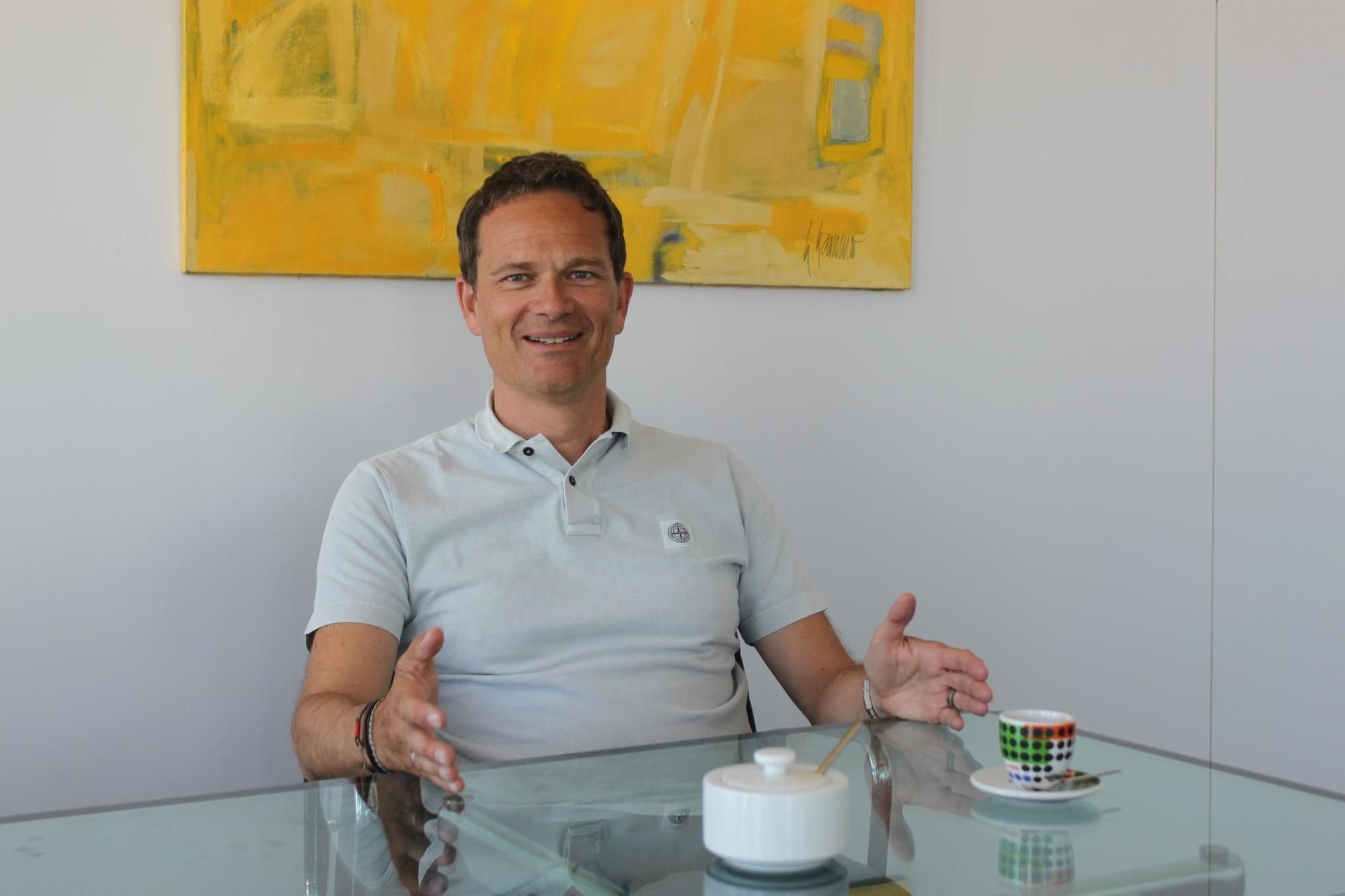 Der Leutkircher Unternehmer Michael Hetzer fördert Bildung