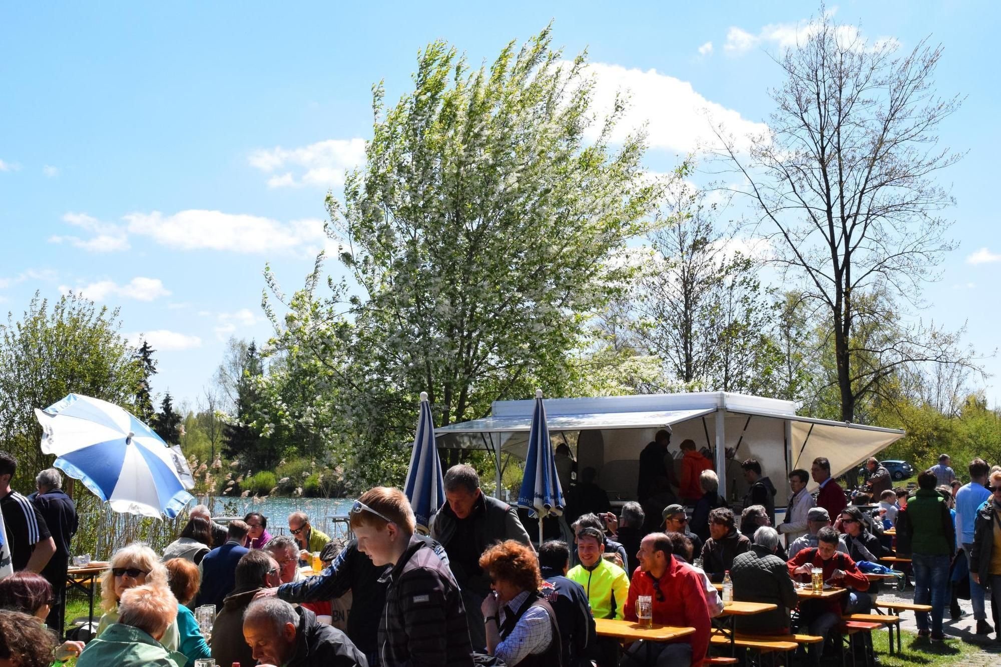 Fischerfest lockt viele Besucher an den See