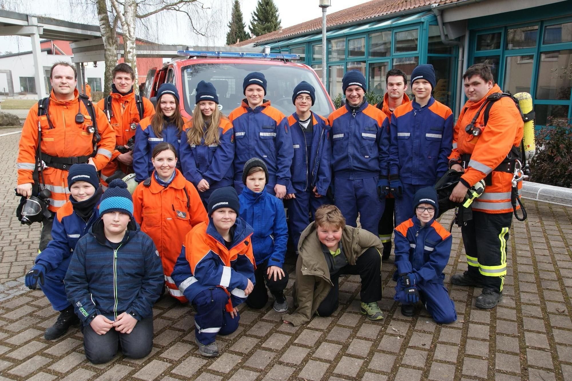 Jugendfeuerwehr macht bei der Hauptübung in Berg mit