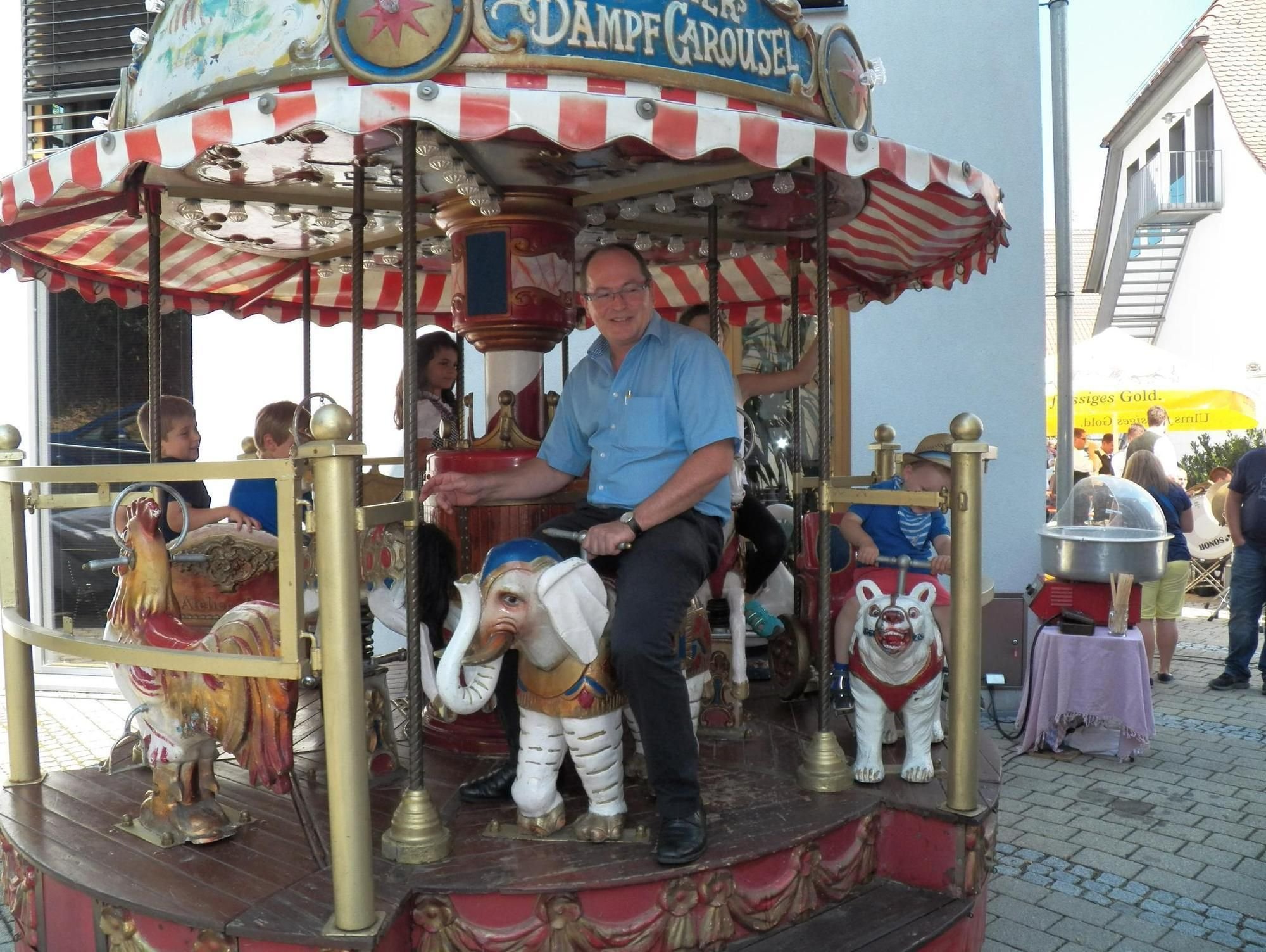 Viele Besucher kommen zum Dorfplatzfest in Rottenacker