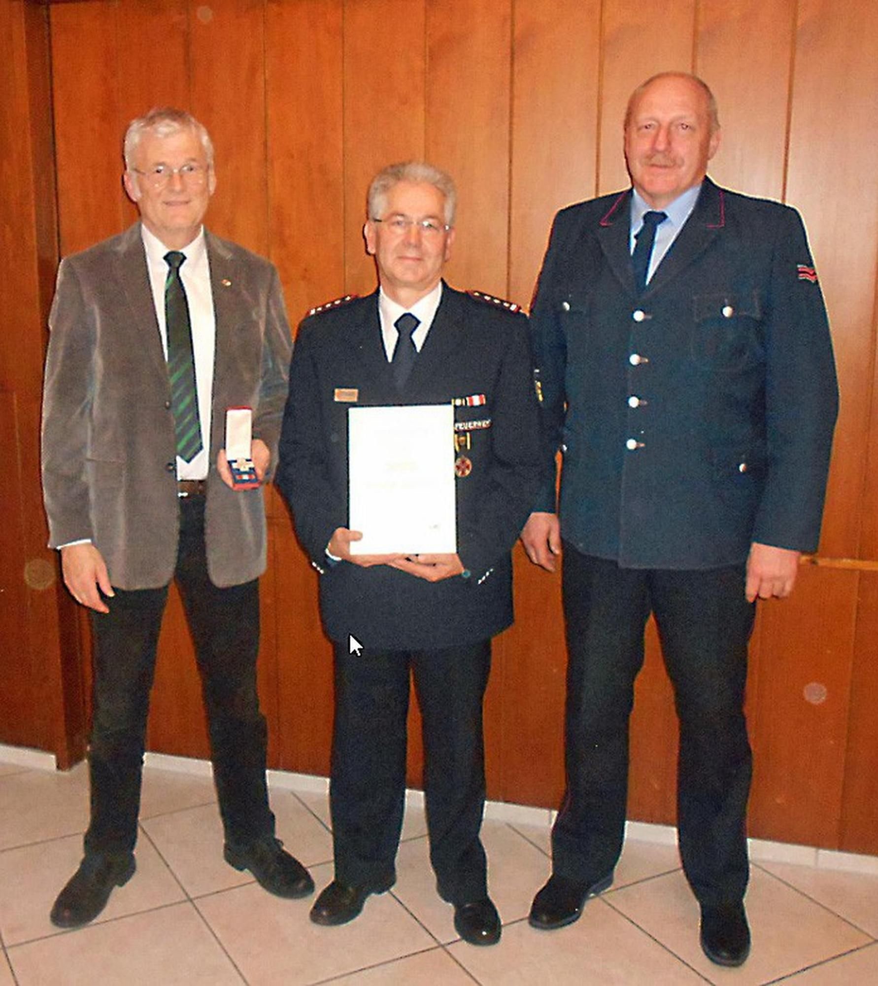 Kommandant Herbert Glutsch für 40 Dienstjahre geehrt