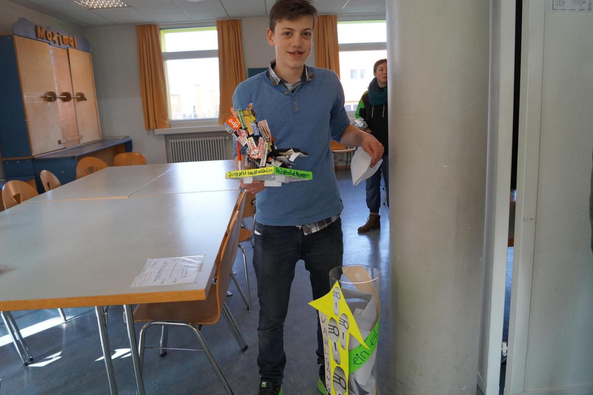 14-Jähriger lässt Schüler wählen
