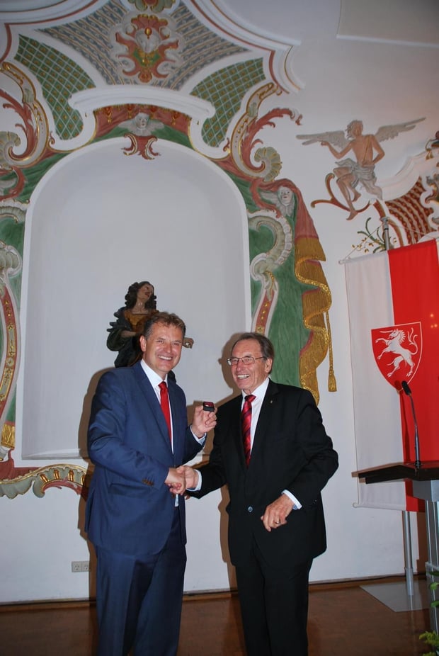 Silbernes Einhorn für Dr. Manfred Saller