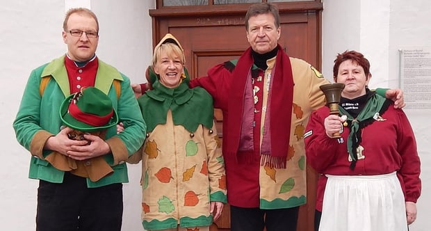 Wäscher gibt letztmals die Rathausschelle ab