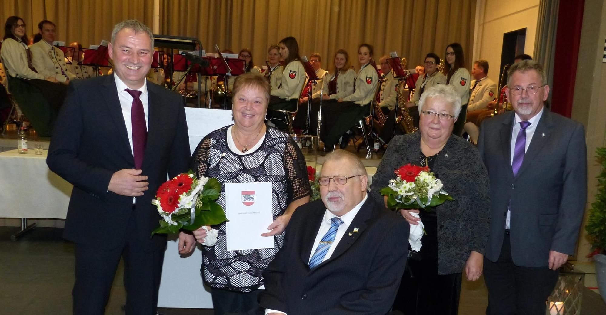 Eberhardzell verleiht vier Ehrennadeln