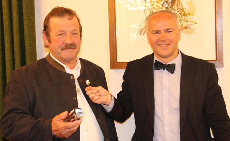 Ehrennadel des Gemeindetags für Albert Knab