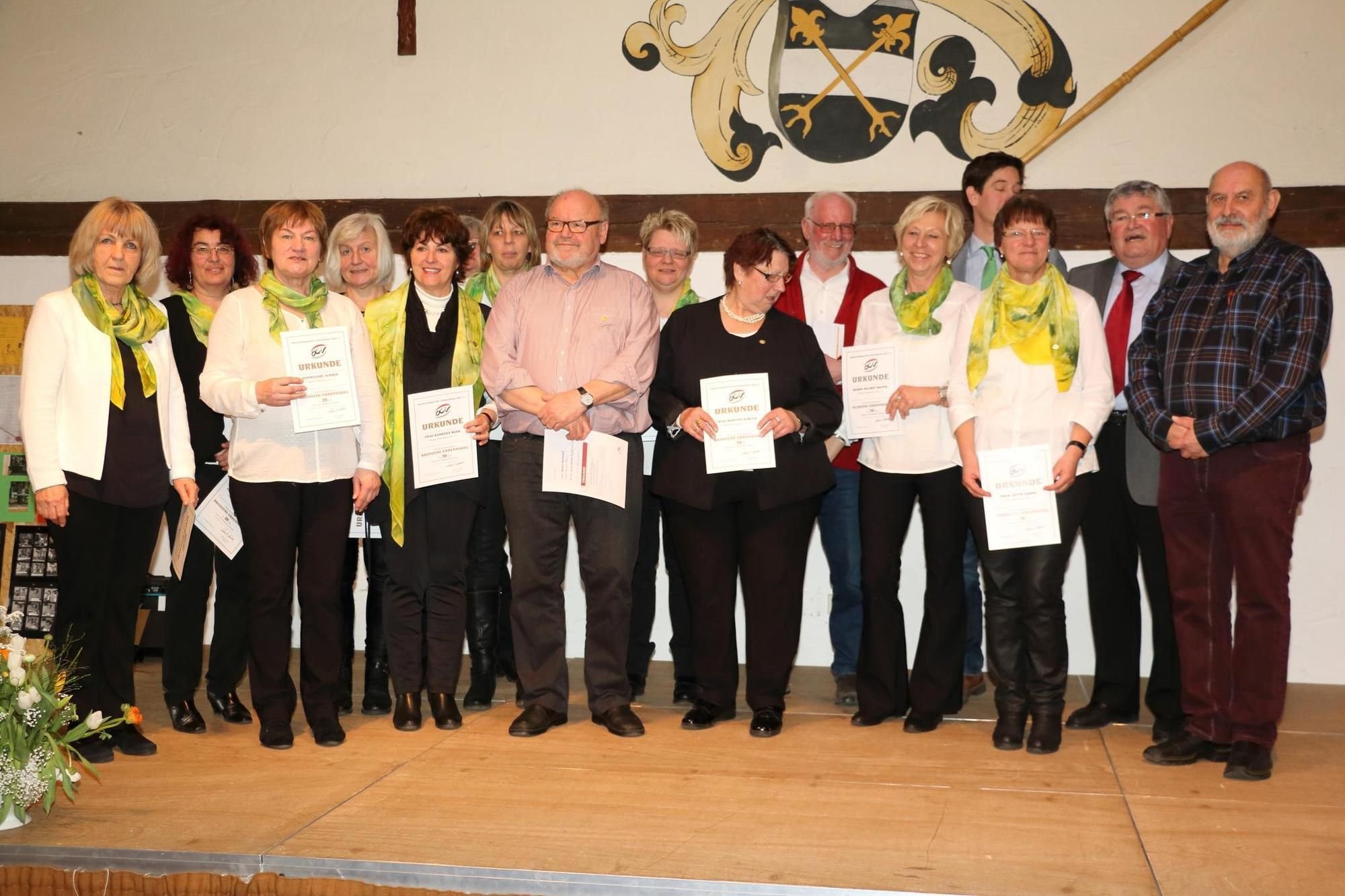 Goldene Ehrennadel für Walter Neubrand