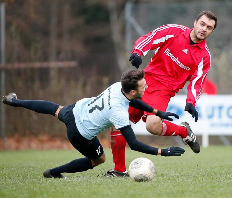 Birkenhard schlägt den Tabellenführer