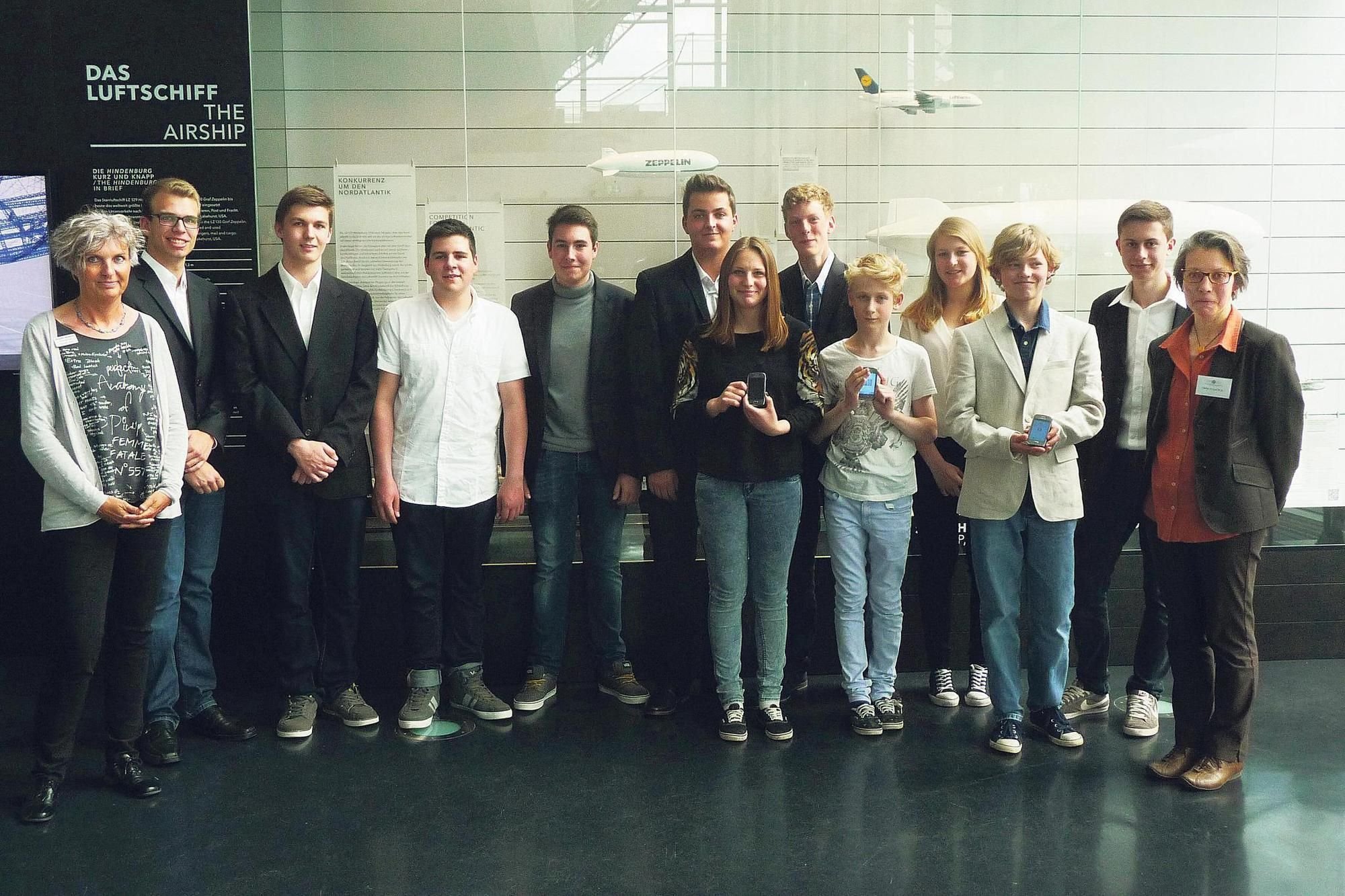 Bodensee-Schüler sorgen im Zeppelin-Museum für den guten Ton