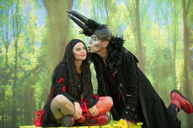 Eine gute Hexe besiegt viele bösen Hexen