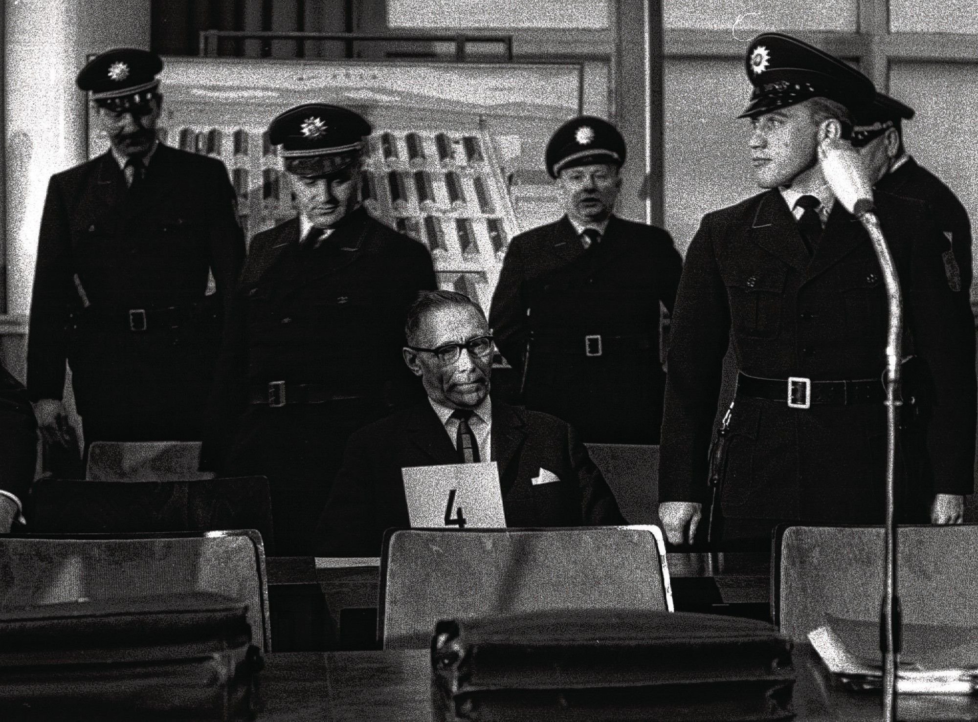 50 Jahre Auschwitzprozess: Der „Henker von Ostrolenka“ klopfte auch in Meckenbeuren an die Tür