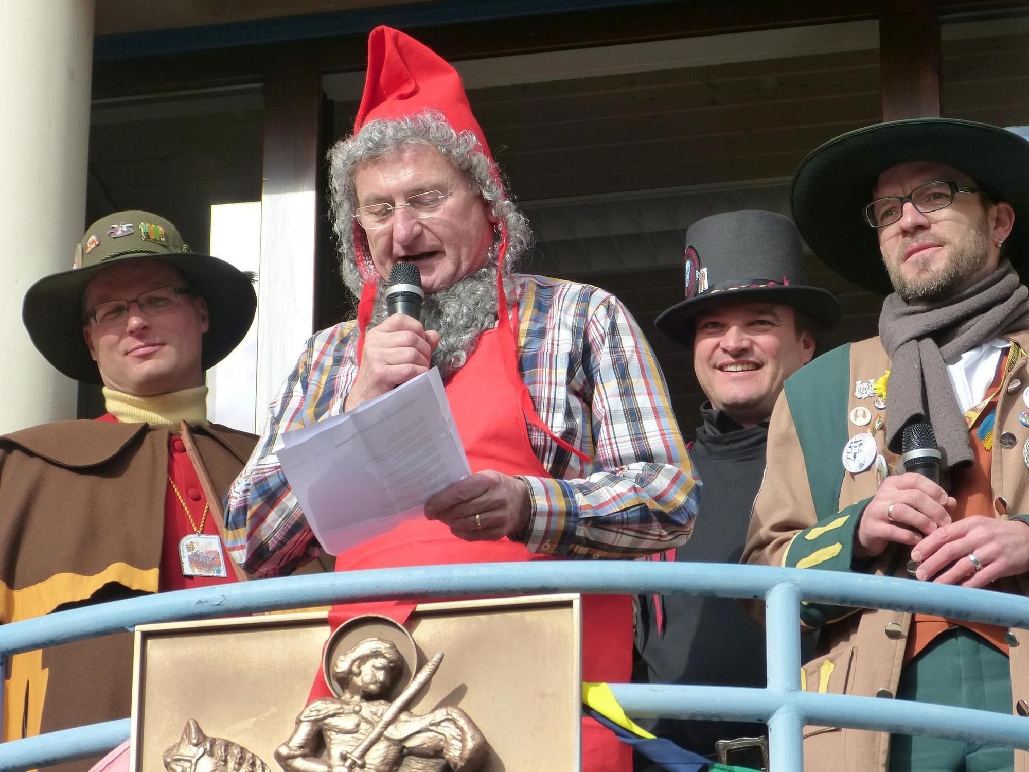 Karl-Heinz Beck nimmt Reißaus vor den Narren