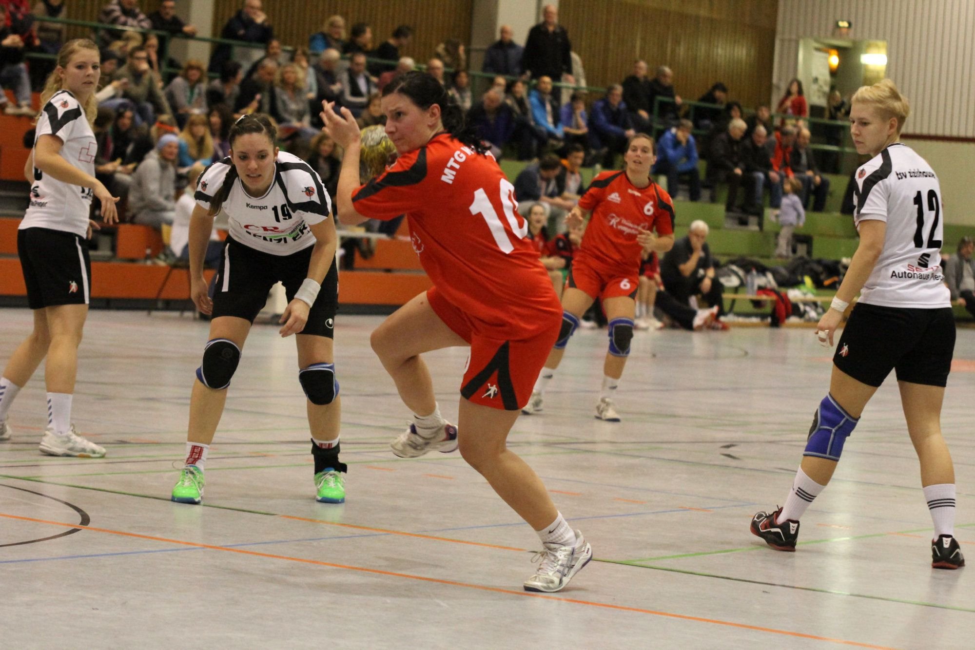 Handballerinnen holen gegen Zizishausen den Sieg