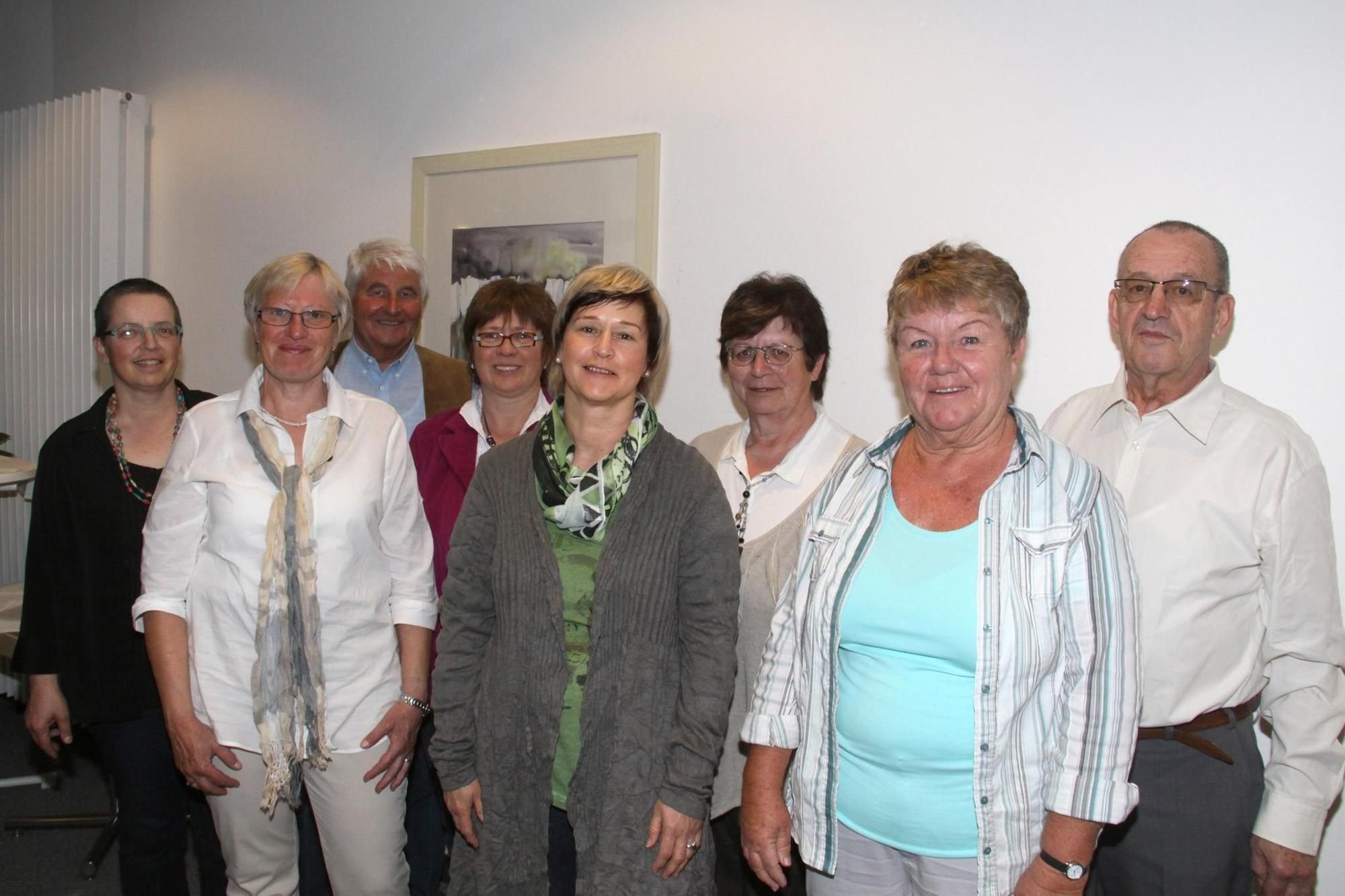 Drei Frauen stehen an der Spitze des Liederkranzes