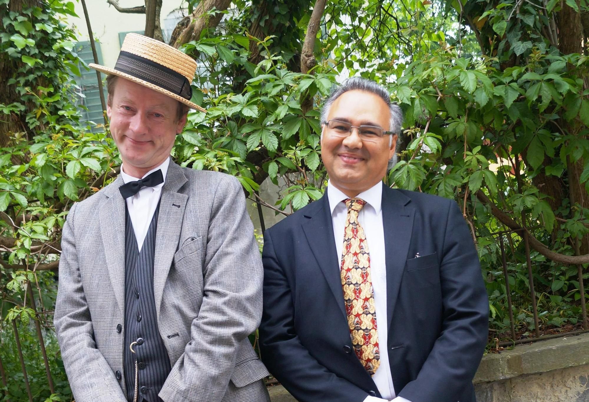 Meersburger Künstler Bastian Stoltzenburg und Menuhin Reinen treten im ...