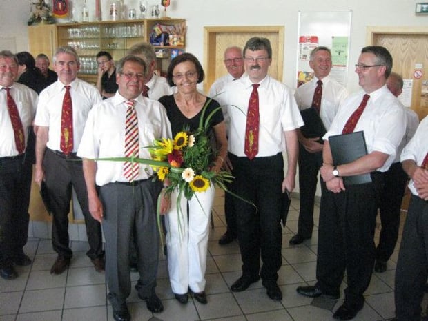 Liederkranz und Sportler gratulieren Karl Blersch