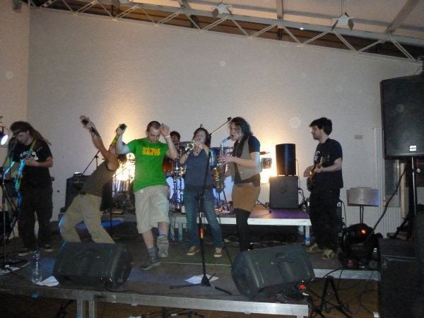 Newcomer-Bands rocken auf der Bühne