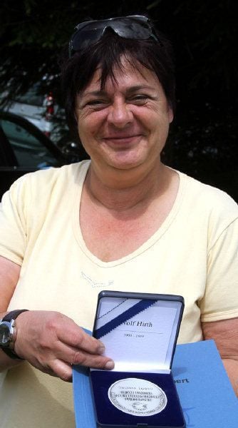 Susanne Lippert erhält die Wolf-Hirth-Medaille